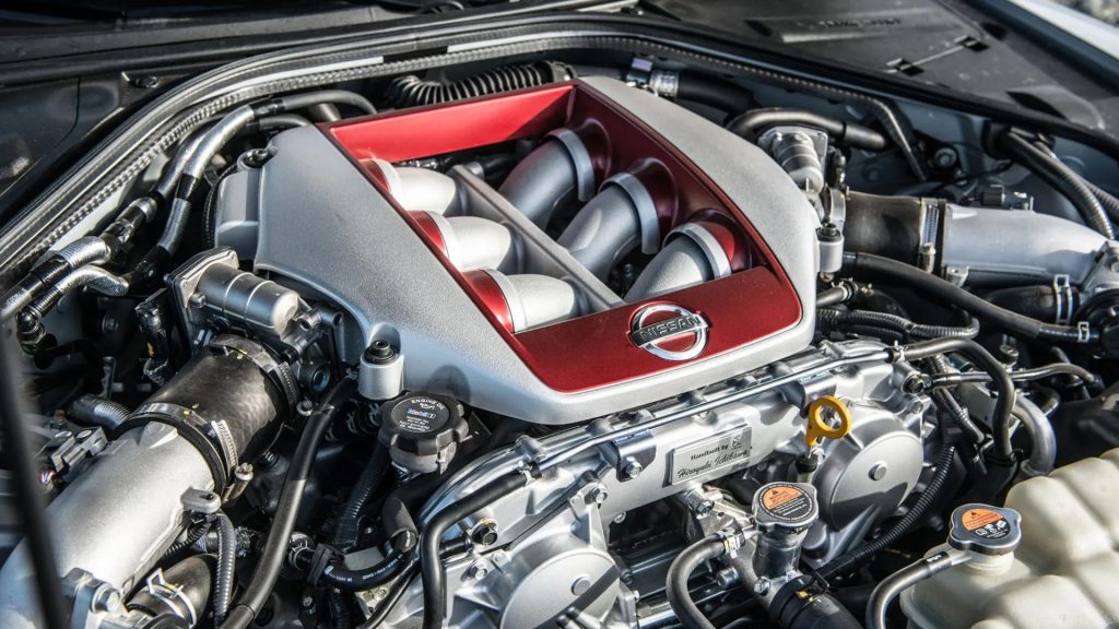 نيسان GT-R R36 هجينة تؤكد هويتها: لا كهرباء كاملة لأسطورة غودزيلا